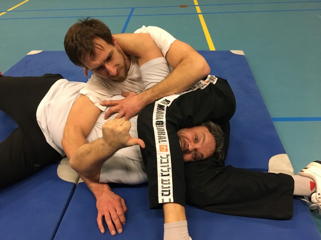 Krav Maga voor volwassenen (vanaf 16 jaar) Krav Maga voor volwassenen (vanaf 16 jaar)